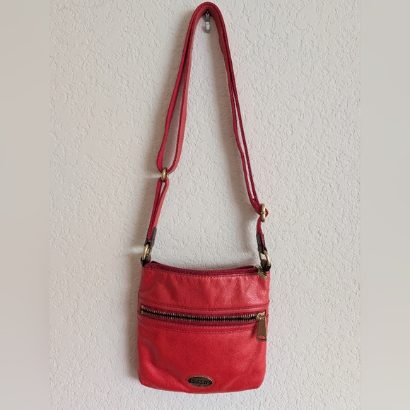 Rosetti | Bags | Fossil Red Soft Leather Explorer Crossbody Bag | Poshmark